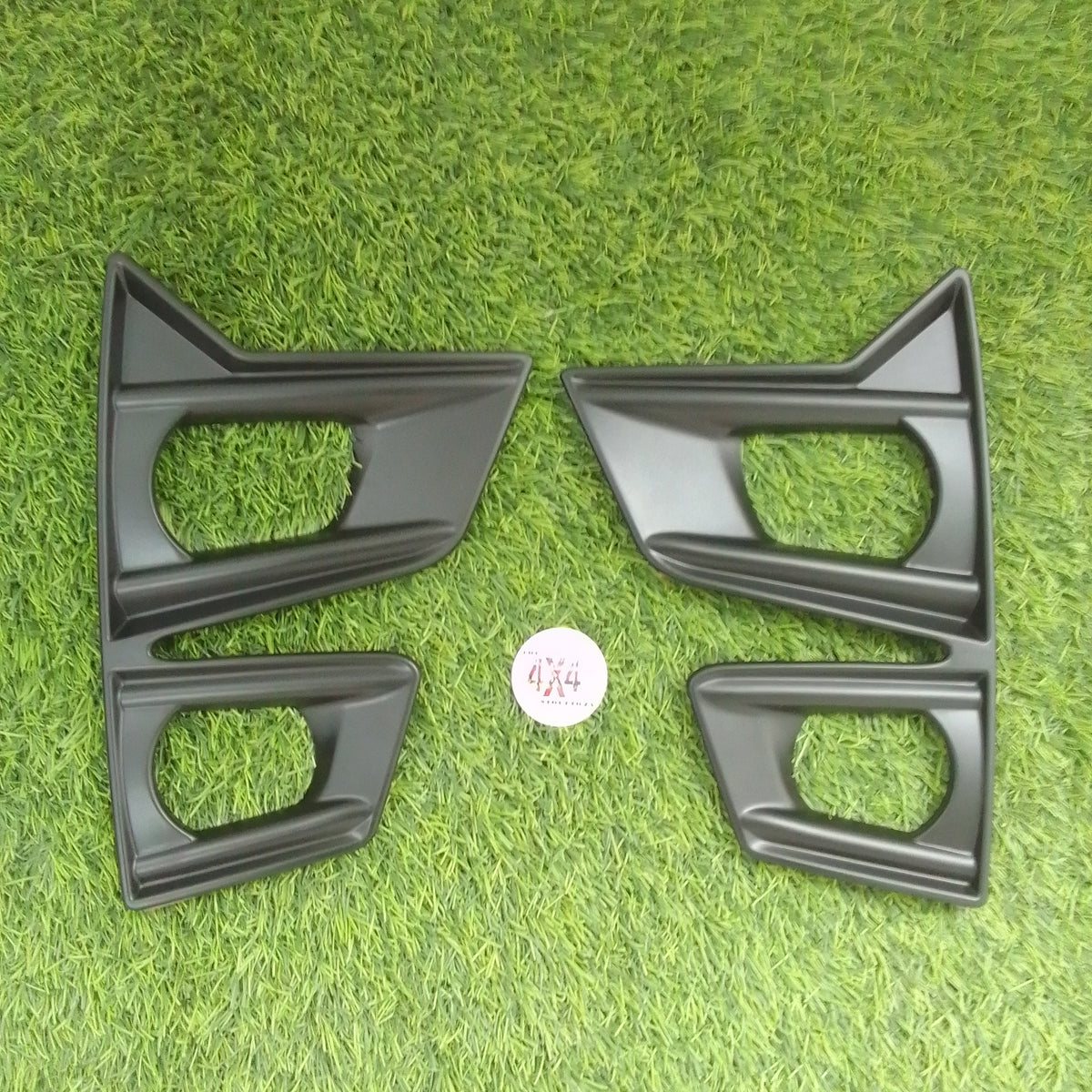 Isuzu Gen 7 foglight covers 2 pce matt black. - the4x4store.co.za